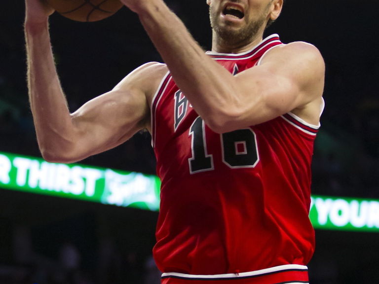 Chicago Bulls' guide to pronouncing Pau Gasol: 'POW!' | theScore.com