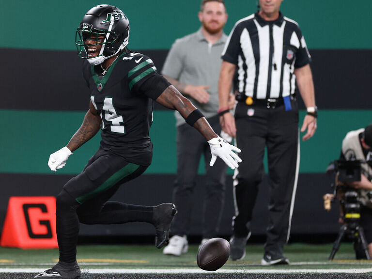 Watch: Jets' Corley loses TD after dropping ball before goal line ...