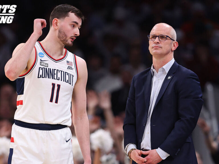 College basketball odds: UConn's 3-peat chances, Wooden Award race ...