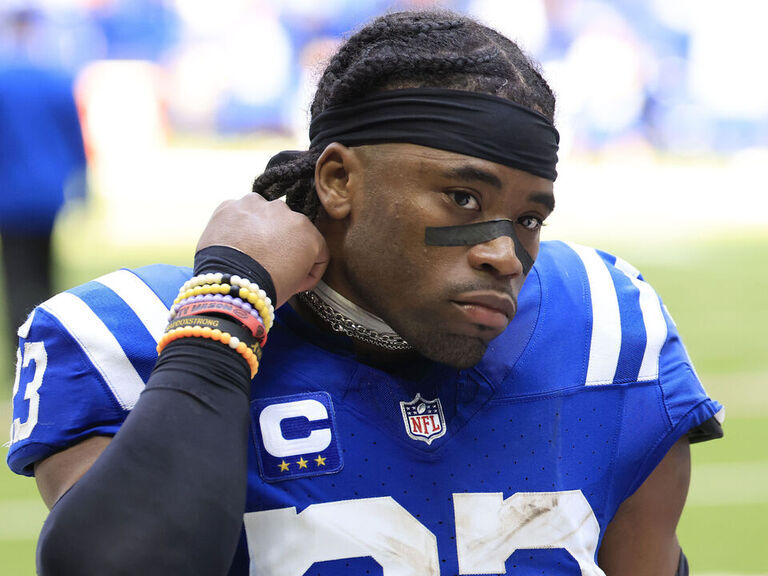 Colts' Moore says teammates aren't 'working as hard as possible ...
