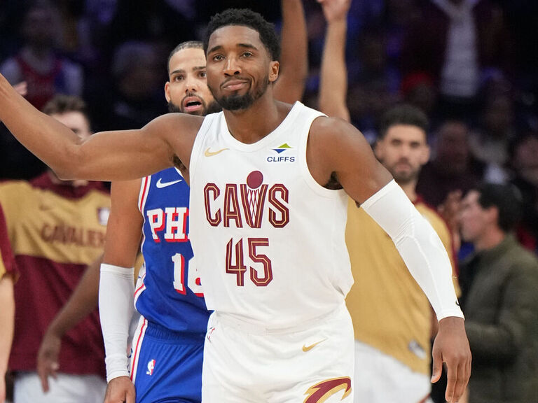 Cavs beat Sixers to become 6th NBA team to start season 13-0 | theScore.com