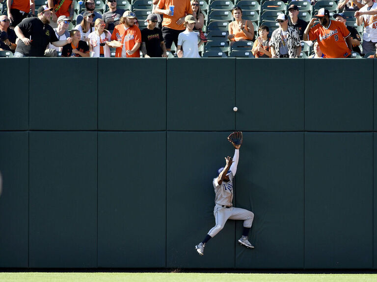 Orioles making alterations to left-field wall for 2025 | theScore.com