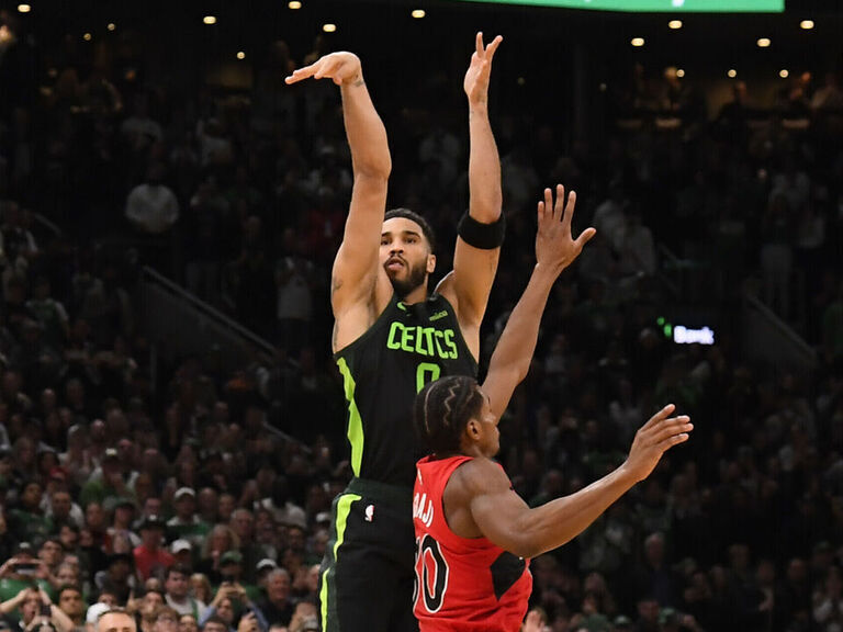 L2M report: Tatum traveled on OT game-winner vs. Raptors | theScore.com