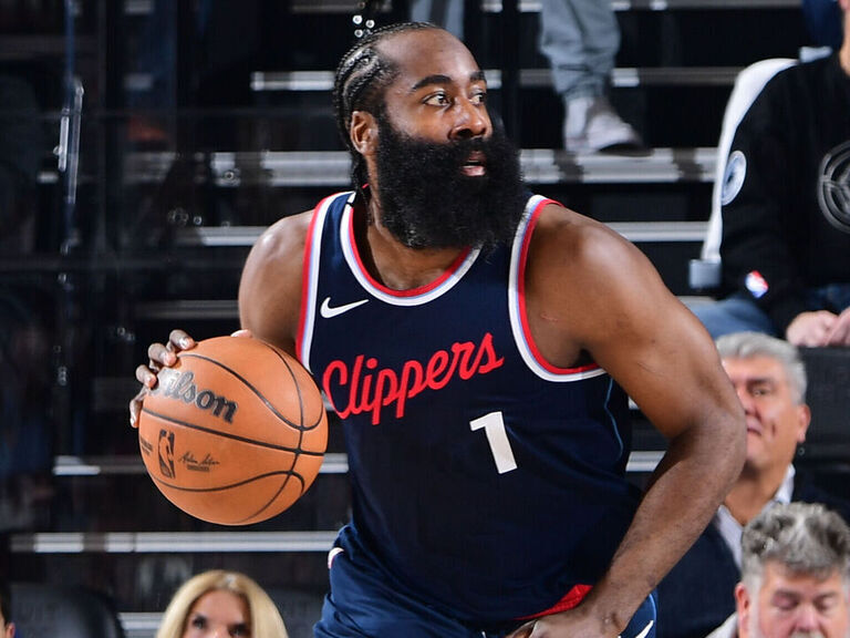 Clippers extend Intuit Dome winning streak to 6 with victory over Magic ...
