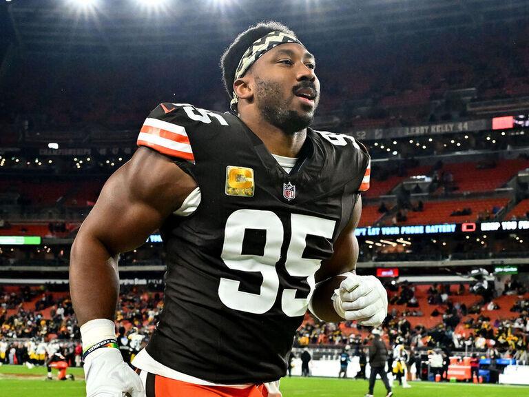 Garrett says he's DPOY over Watt after 3 sacks vs. Steelers: 'I'm No. 1 ...