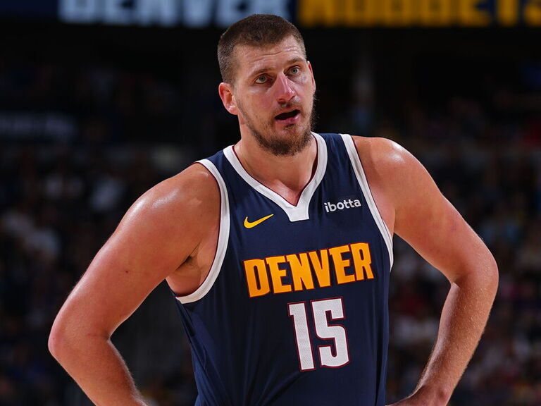 Jokic returns in loss to Mavericks after missing 3 games | theScore.com