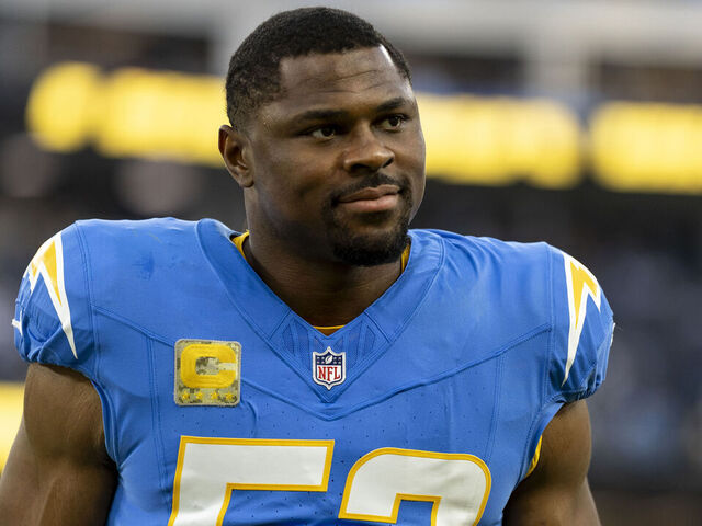 Mack back with Chargers to make playoff run: 'Can't give up…