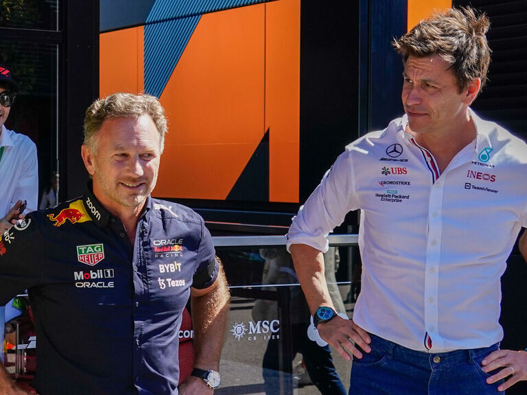 Wolff rips Horner amid Verstappen-Russell drama: 'Yapping little terrier' | theScore.com
