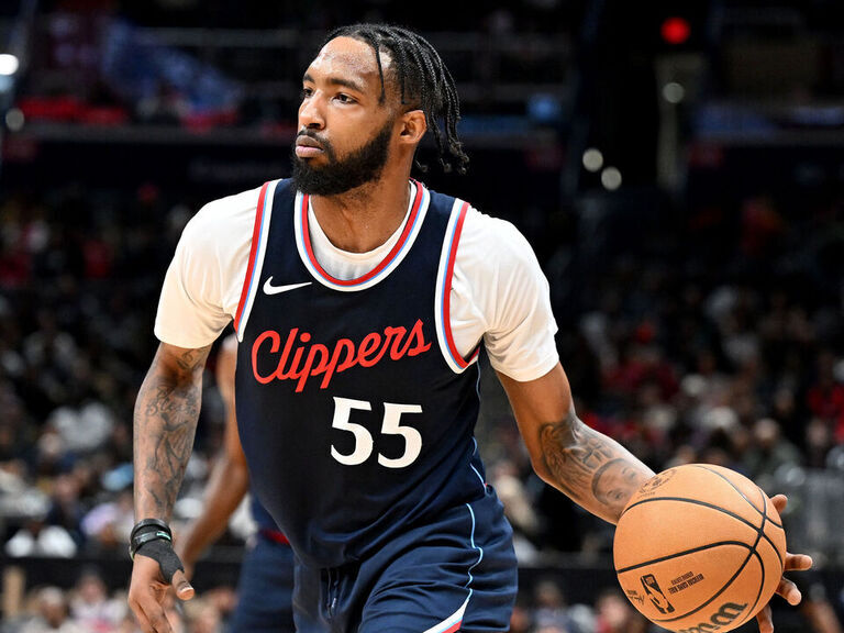Clippers lose Jones for at least 2 weeks due to hamstring strain | theScore.com