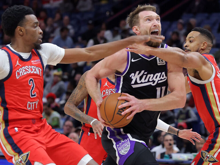 Sabonis' monster double-double helps Kings hold off Pelicans | theScore.com