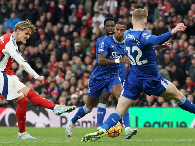 Arsenal frustrated in goalless stalemate with Everton | theScore.com