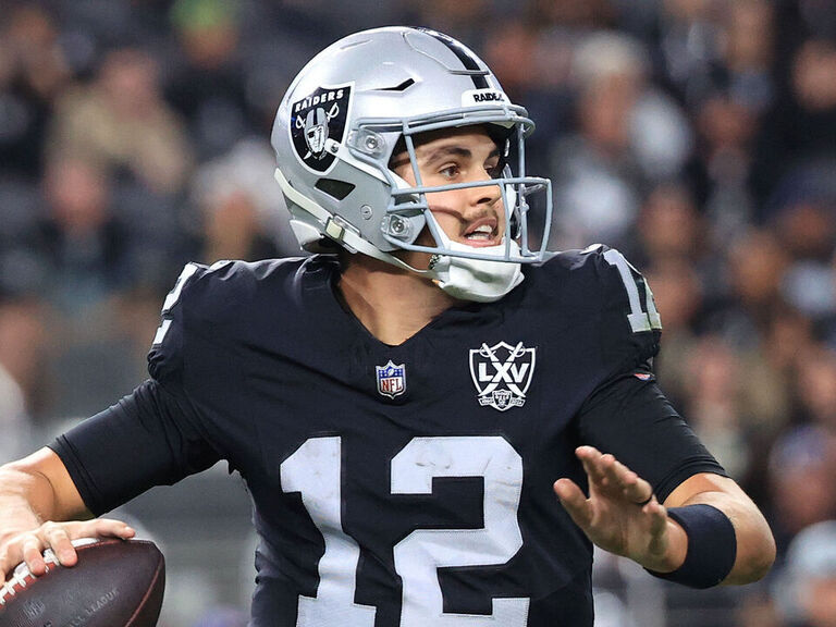 Raiders snap 10-game skid with win over Jaguars | theScore.com