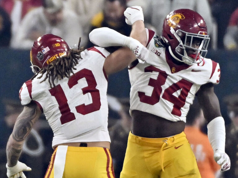 USC overcomes 17-point deficit to beat Aggies in Las Vegas Bowl ...