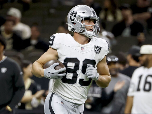 Raiders' Bowers breaks rookie records for catches, TE yards…