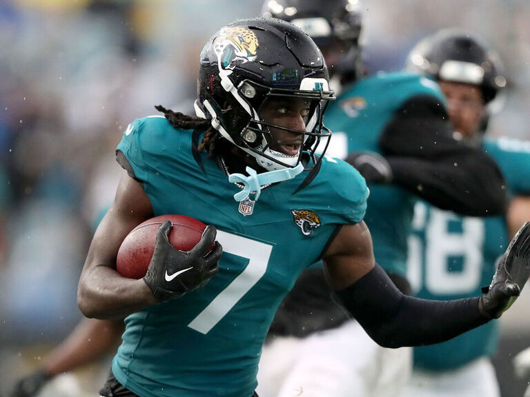 Thomas scores again as Jaguars beat Titans for rare series sweep ...