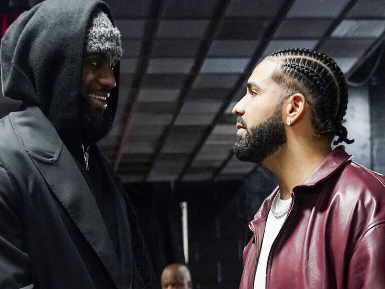 Drake takes apparent jab at LeBron during concert in Australia ...