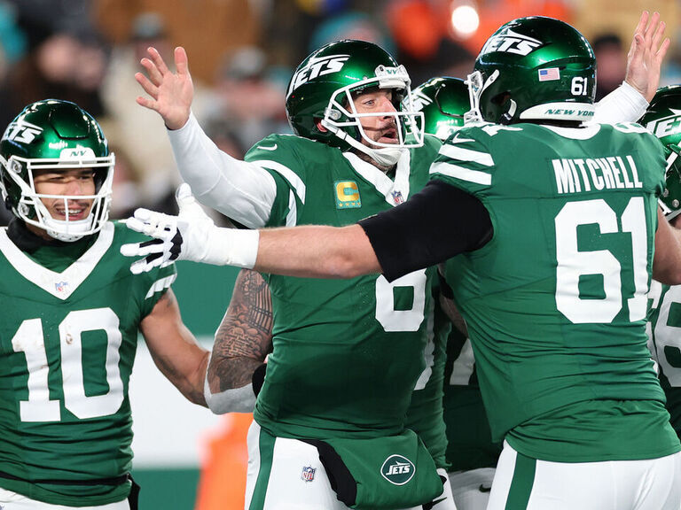 Rodgers becomes 5th QB in NFL history to throw 500 career TDs | theScore.com