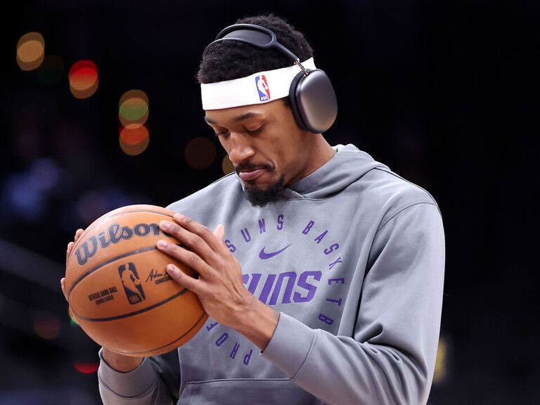 Report: Suns to bench Beal, Nurkic vs. 76ers | theScore.com