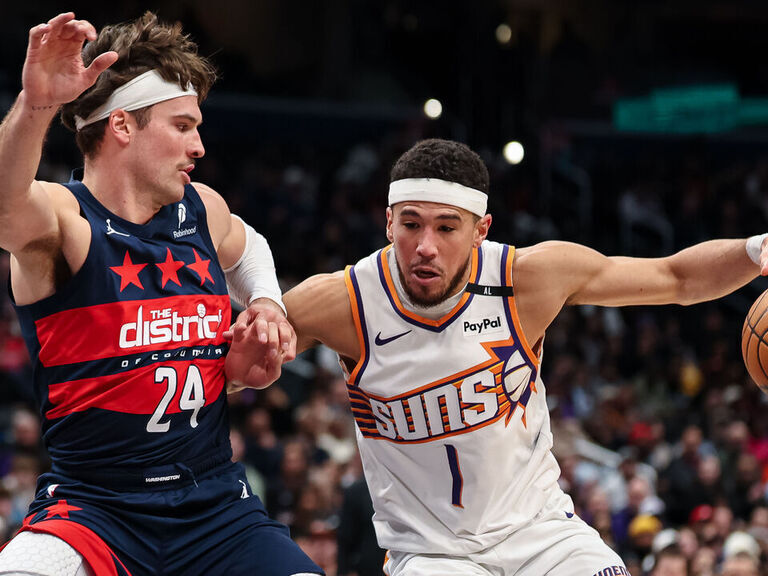 Booker scores 37, Suns survive late rally to beat Wizards | theScore.com