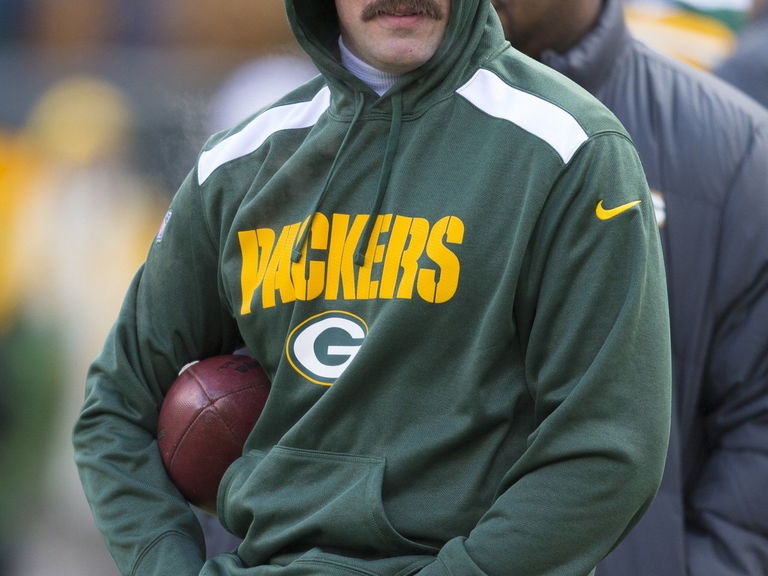 VIDEO: Aaron Rodgers lookalike fools Packers fans before meeting the ...