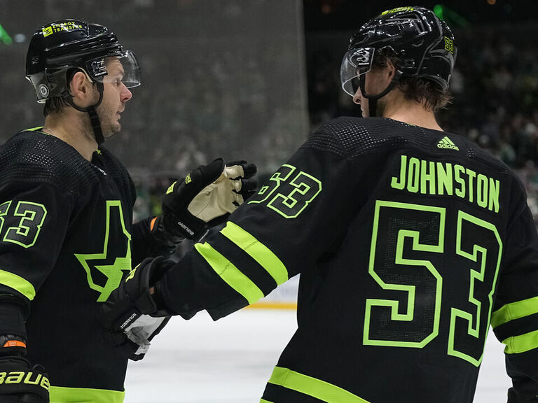 Dadonov's 3rd-period heroics push Stars past Blue Jackets | theScore.com