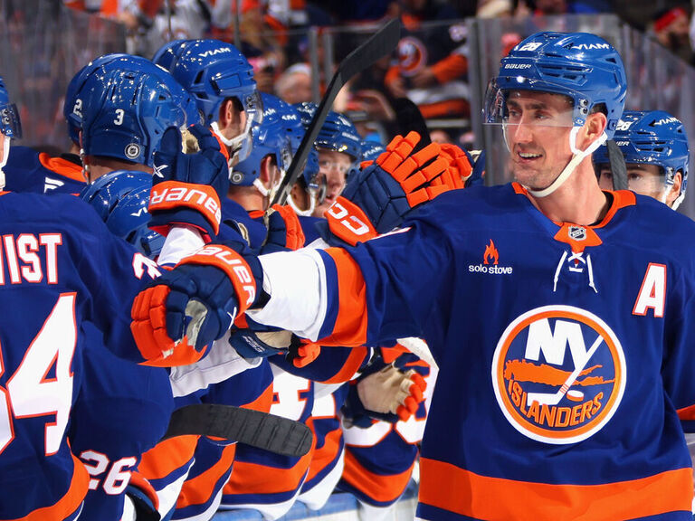 Nelson scores in 3rd period as the Islanders top Golden Knights ...
