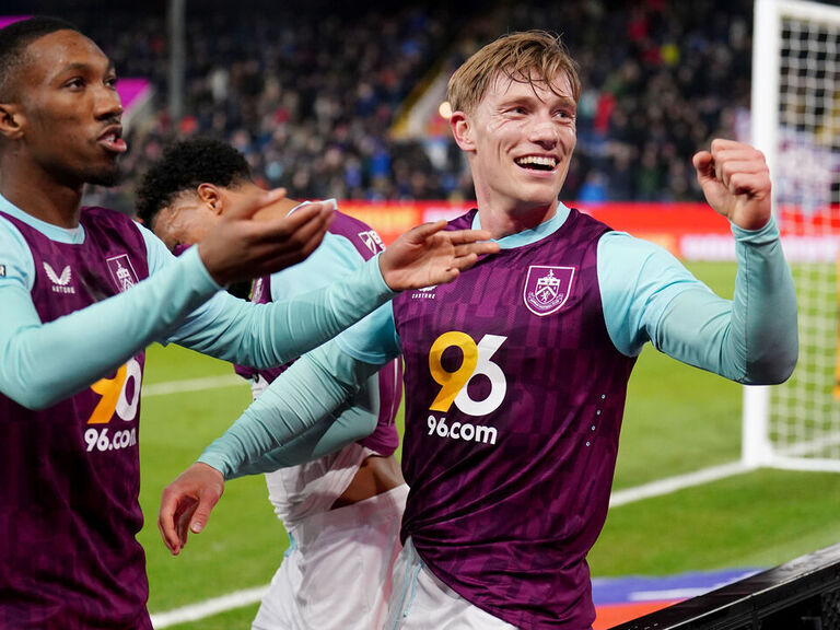 Burnley set Championship record for consecutive clean sheets | theScore.com