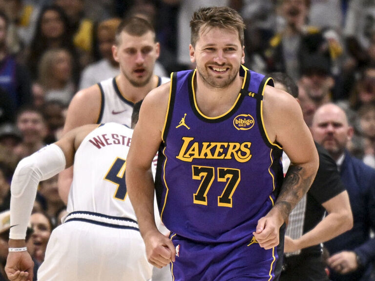 Luka drops 32 to help Lakers snap Nuggets' 9-game win streak | theScore.com