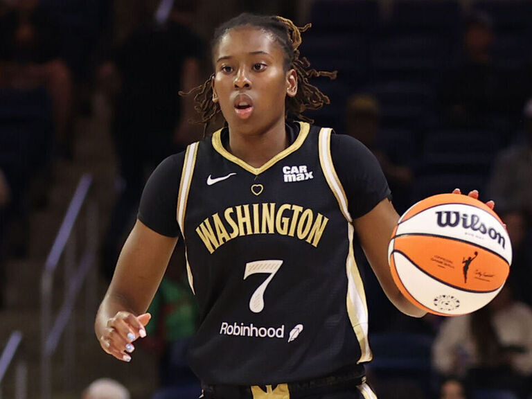 Sky acquire 2-time All-Star Atkins from Mystics | theScore.com