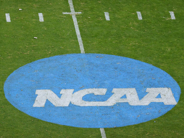 NCAA approves single January transfer window in CFB | theScore.com