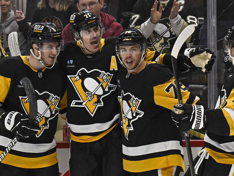 Malkin's OT goal highlights 4-point game as Penguins top Flyers ...