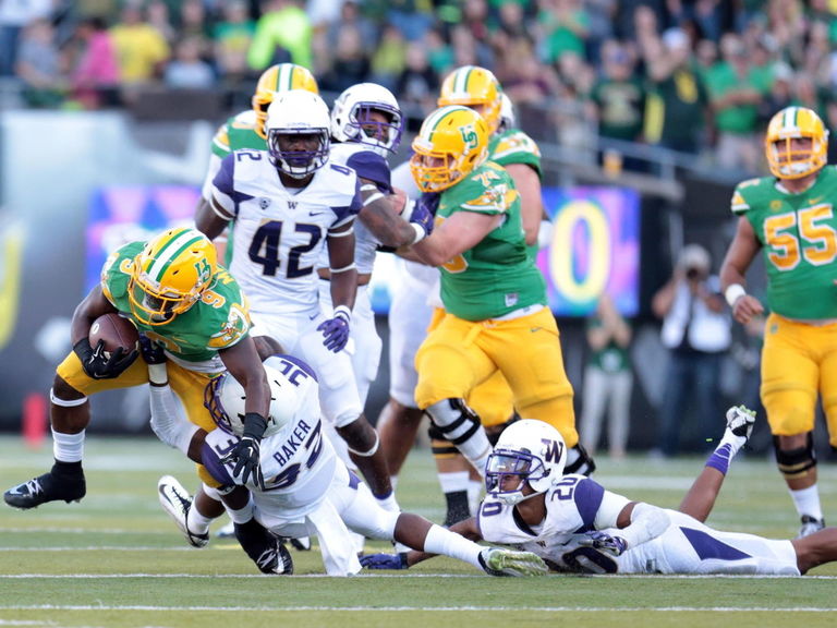 VIDEO: Oregon's Byron Marshall jukes out entire Washington defense ...