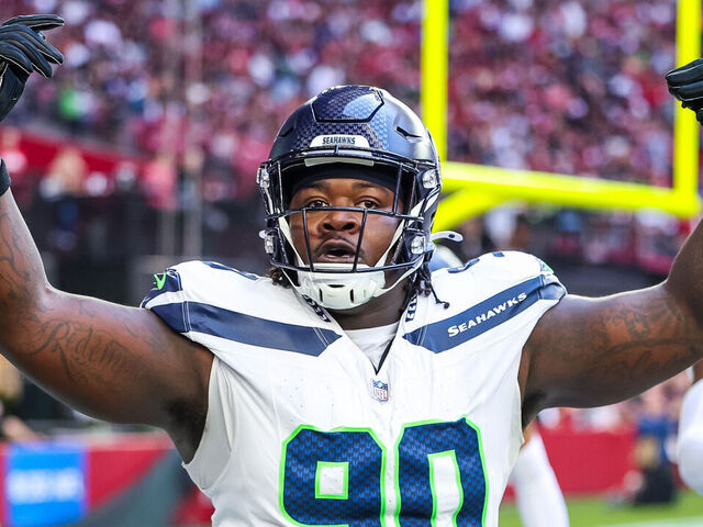 Report: Seahawks re-signing Reed to 3-year deal worth up to…