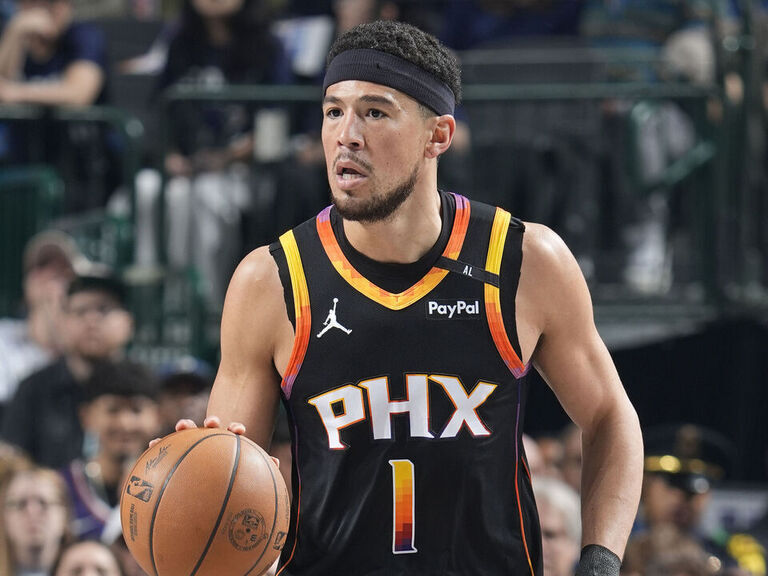 Booker, Durant help Suns hold off injury-depleted Mavs | theScore.com