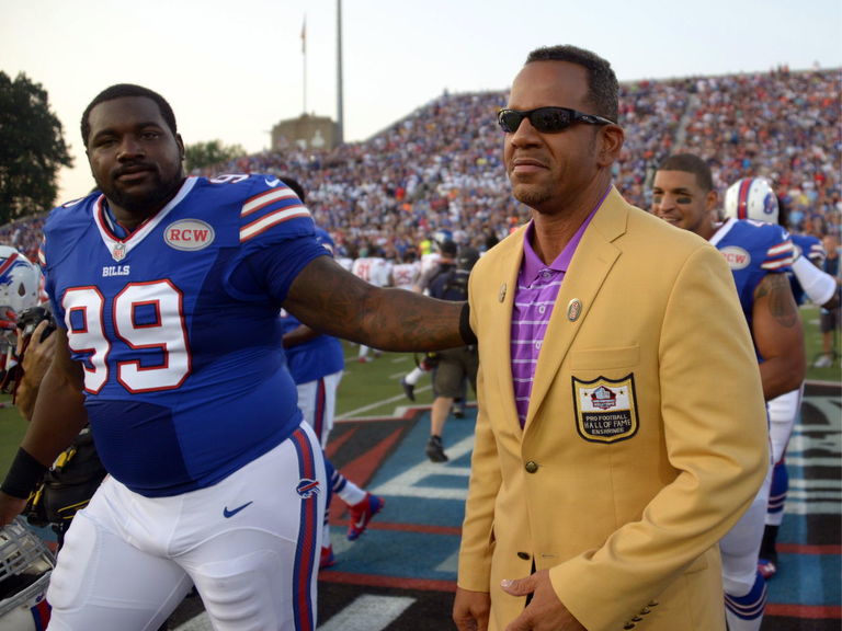 College names football stadium for Andre Reed | theScore.com