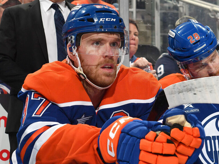 Oilers' McDavid, Stuart Skinner exit with injuries | theScore.com