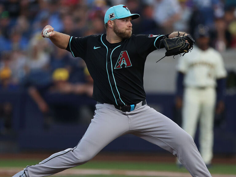 Lovullo takes blame for Burnes not starting until D-Backs' 5th game ...