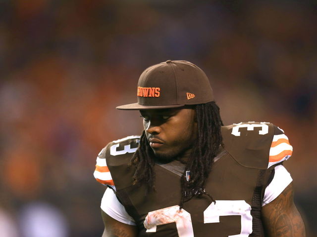 3 notable NFL in-season trades | theScore