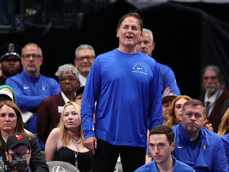Cuban 'fully expected' to keep running Mavs after ownership sale ...