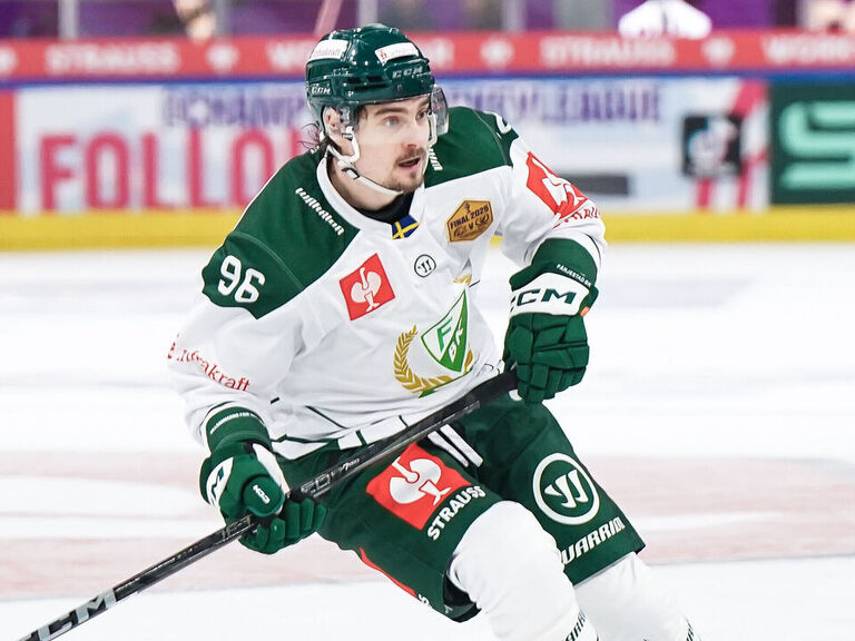 Oilers sign SHL top scorer Tomasek to 1-year, $1.2M contract | theScore.com