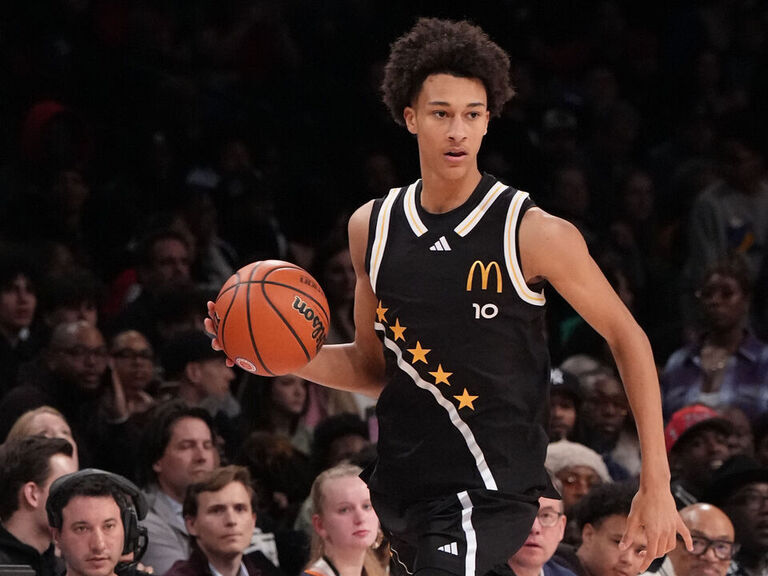 5-star forward Nate Ament commits to Tennessee | theScore.com