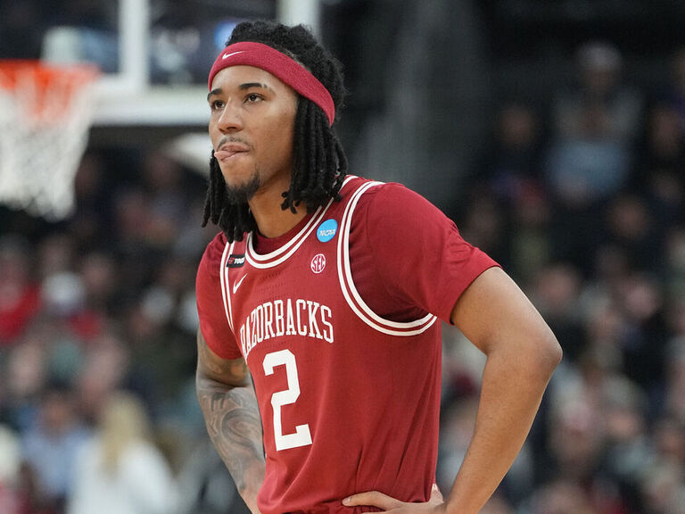 Report: Arkansas' Fland enters transfer portal | theScore.com