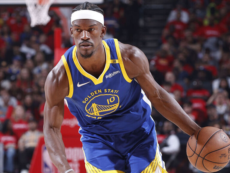 Butler exits Game 2 loss to Rockets with pelvis injury | theScore.com