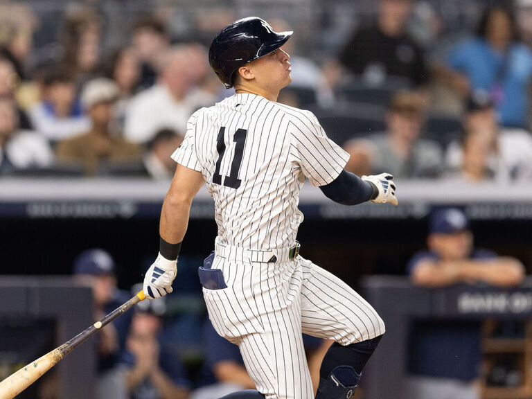 Volpe back in Yankees' lineup 2 days after hurting shoulder | theScore.com