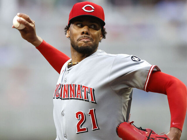 Reds' Greene throws 1st side session after elbow surgery