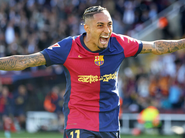 A look at the astonishing numbers behind Raphinha's breakthrough season ...