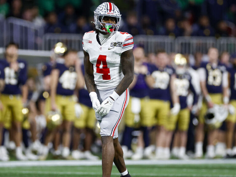 Jeremiah Smith, Ryan Williams make EA Sports CFB 26 cover | theScore.com