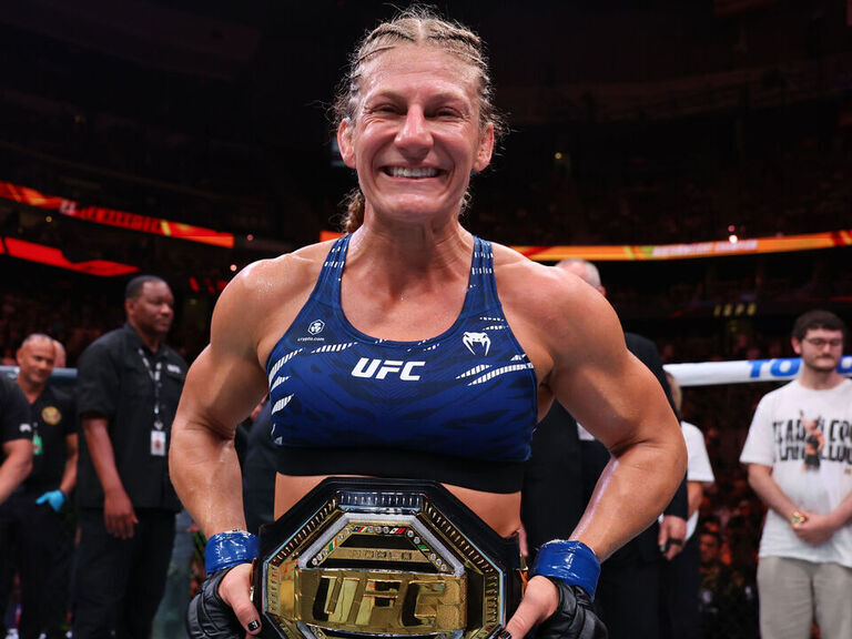 Harrison submits Pena to win UFC women's bantamweight title | theScore.com