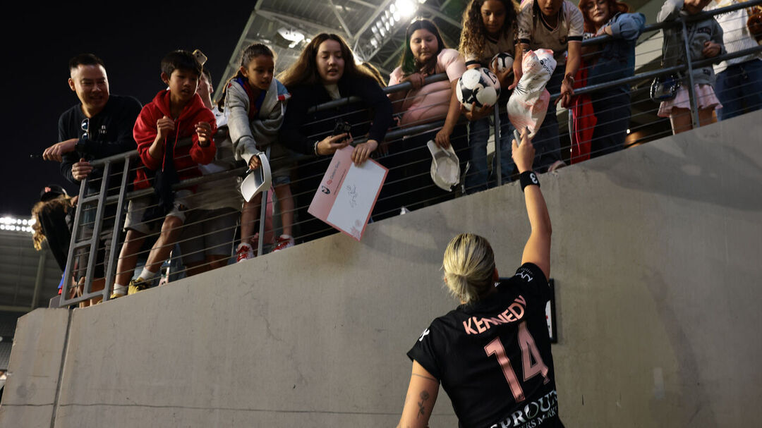 What drives today's era of women's sports fans? | theScore.com