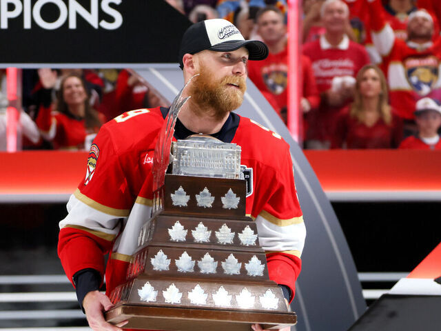 Bennett wins Conn Smythe as playoff MVP | theScore